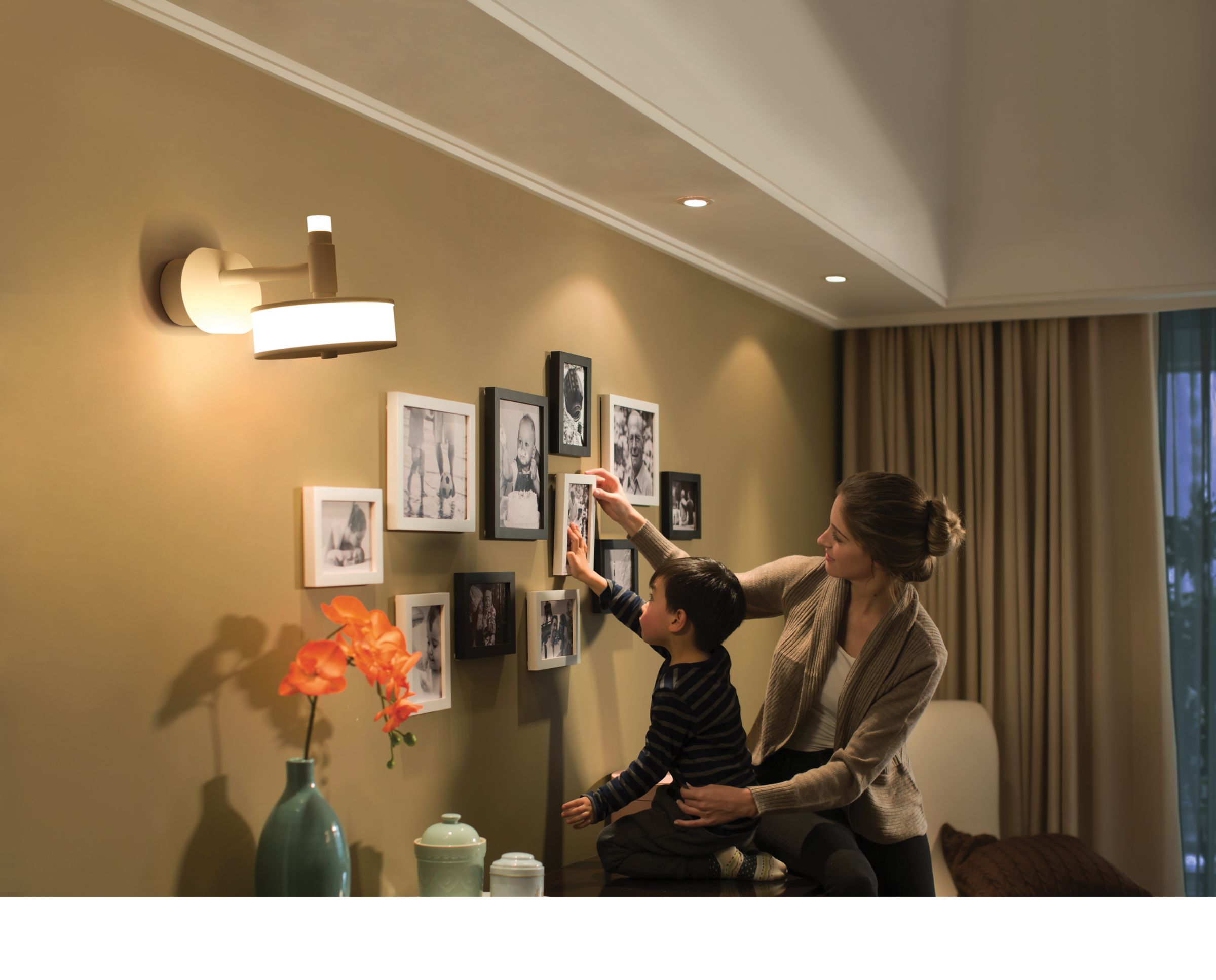 Led indoor Wall light | 919215850805 | Philips lighting
