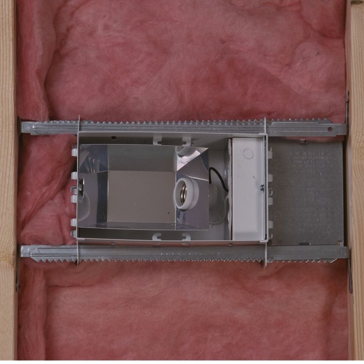 H2932ICTW Lensed Wall/Step Light | Cooper Lighting Solutions | Cooper ...